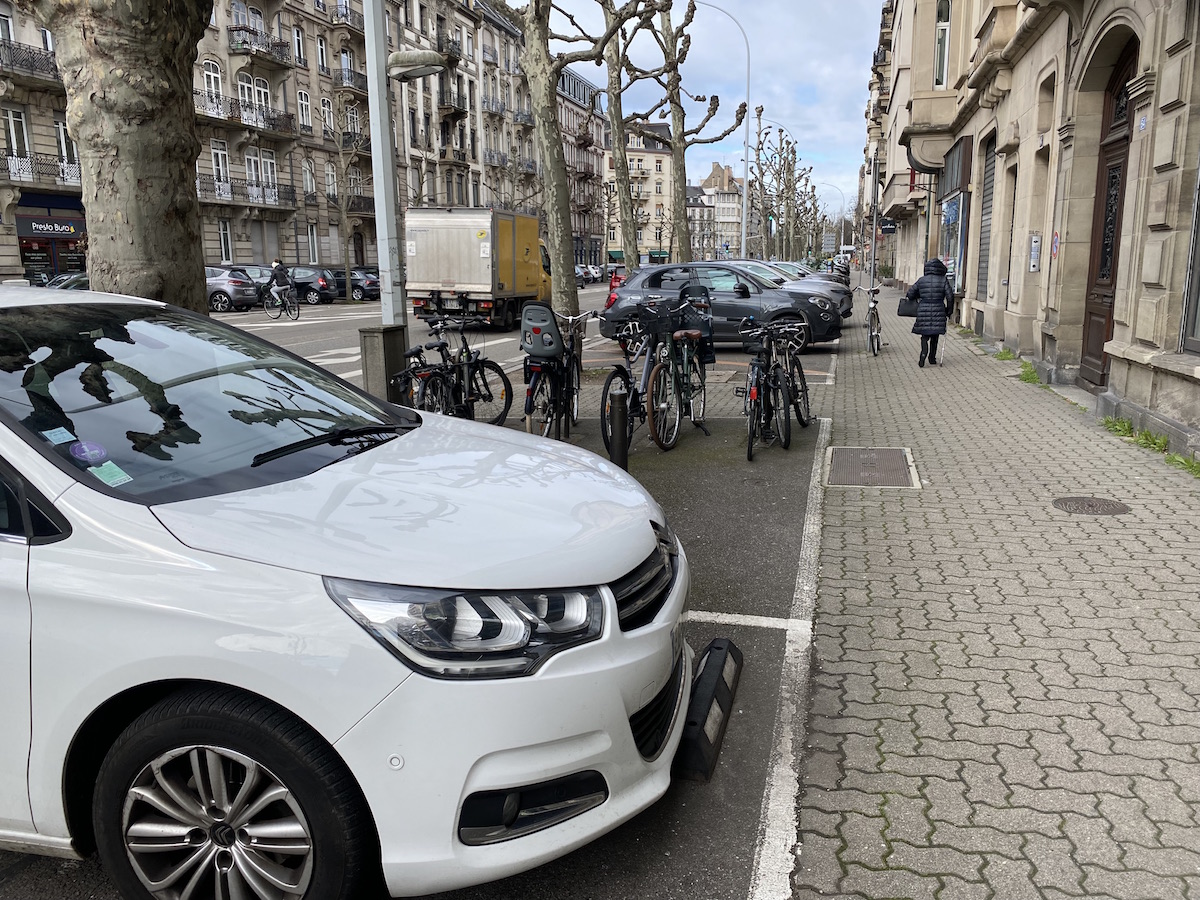 Jusqu'à 40€/mois : depuis hier, le prix du stationnement résident à ...