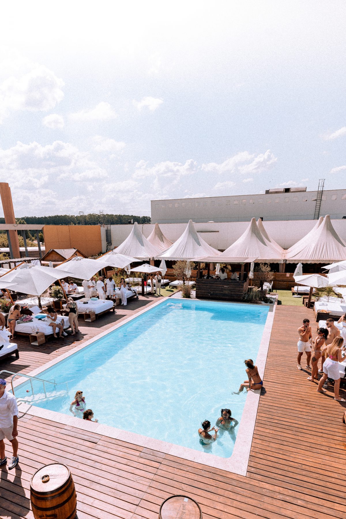 Mille Beach : le spot de l'été avec grande piscine extérieure, à 20 ...