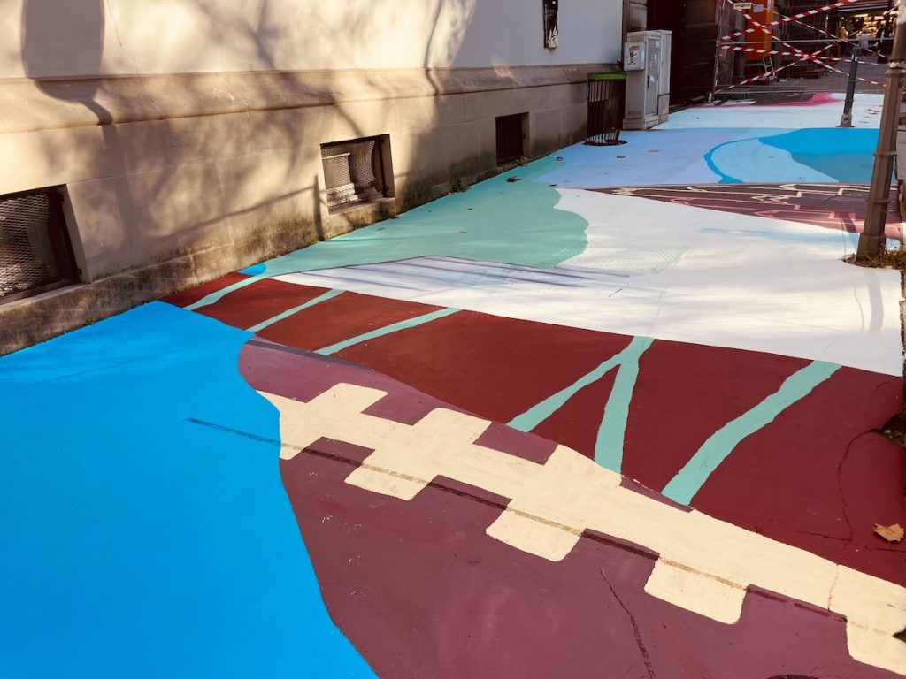 Place du Temple-Neuf : une fresque géante célèbre les 80 ans de la ...