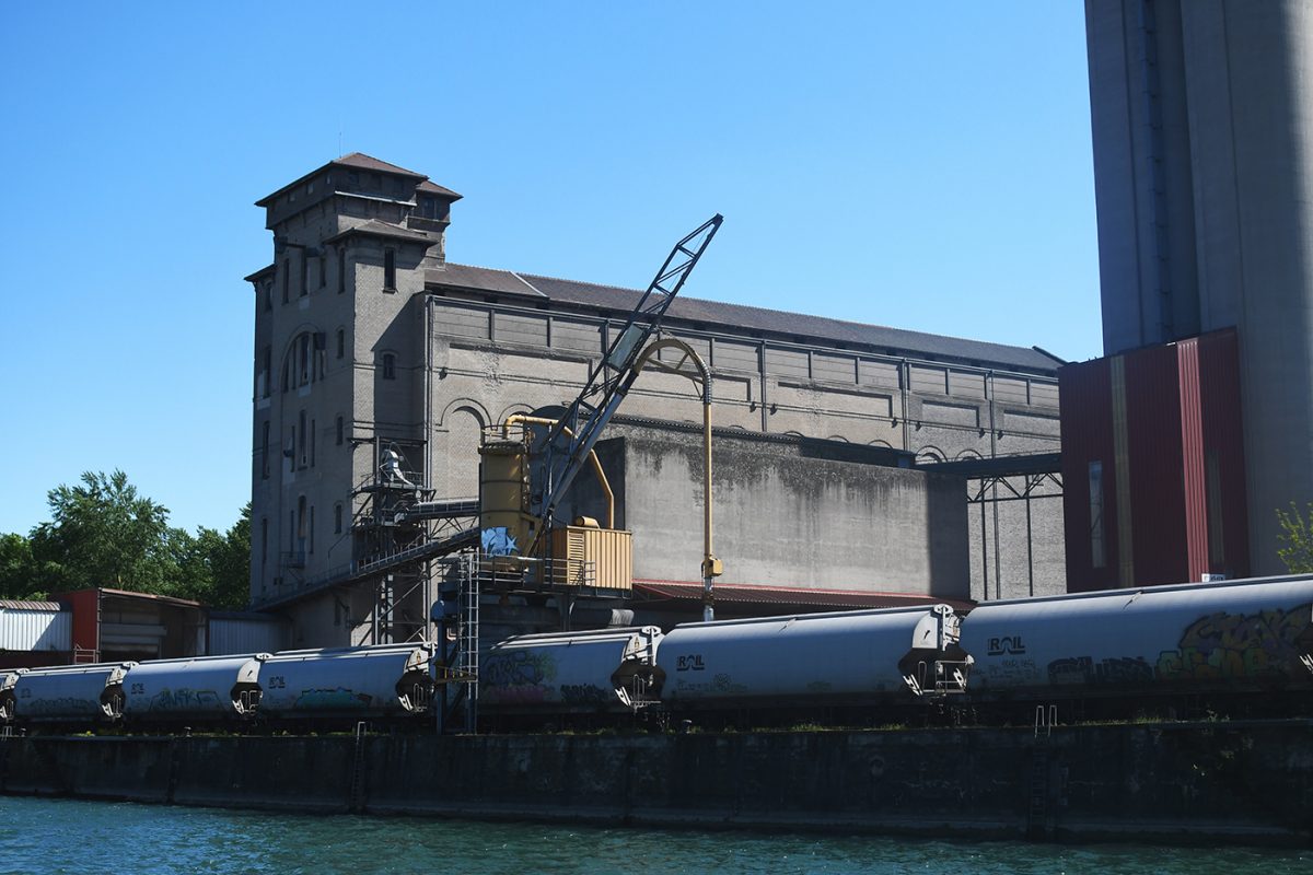 Dans l’intimité du Port du Rhin : 29 photos entre usines du passé et ...